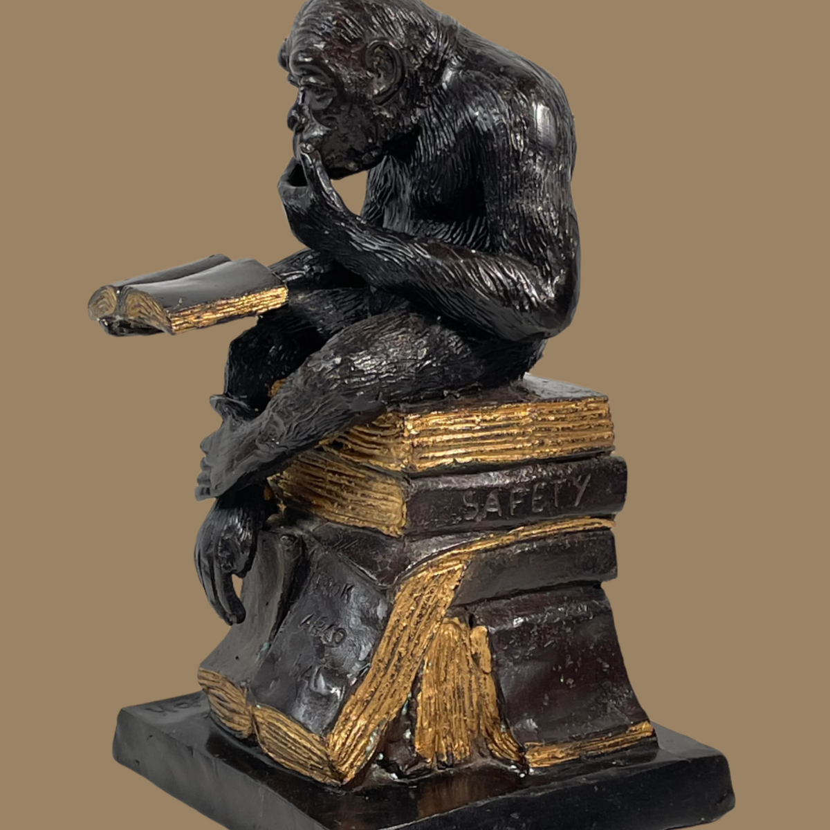 Heavy Vintage Philosopher Monkey Sculpture – Cast Metal Scholar Ape Re – Éco-Dépôt Montréal