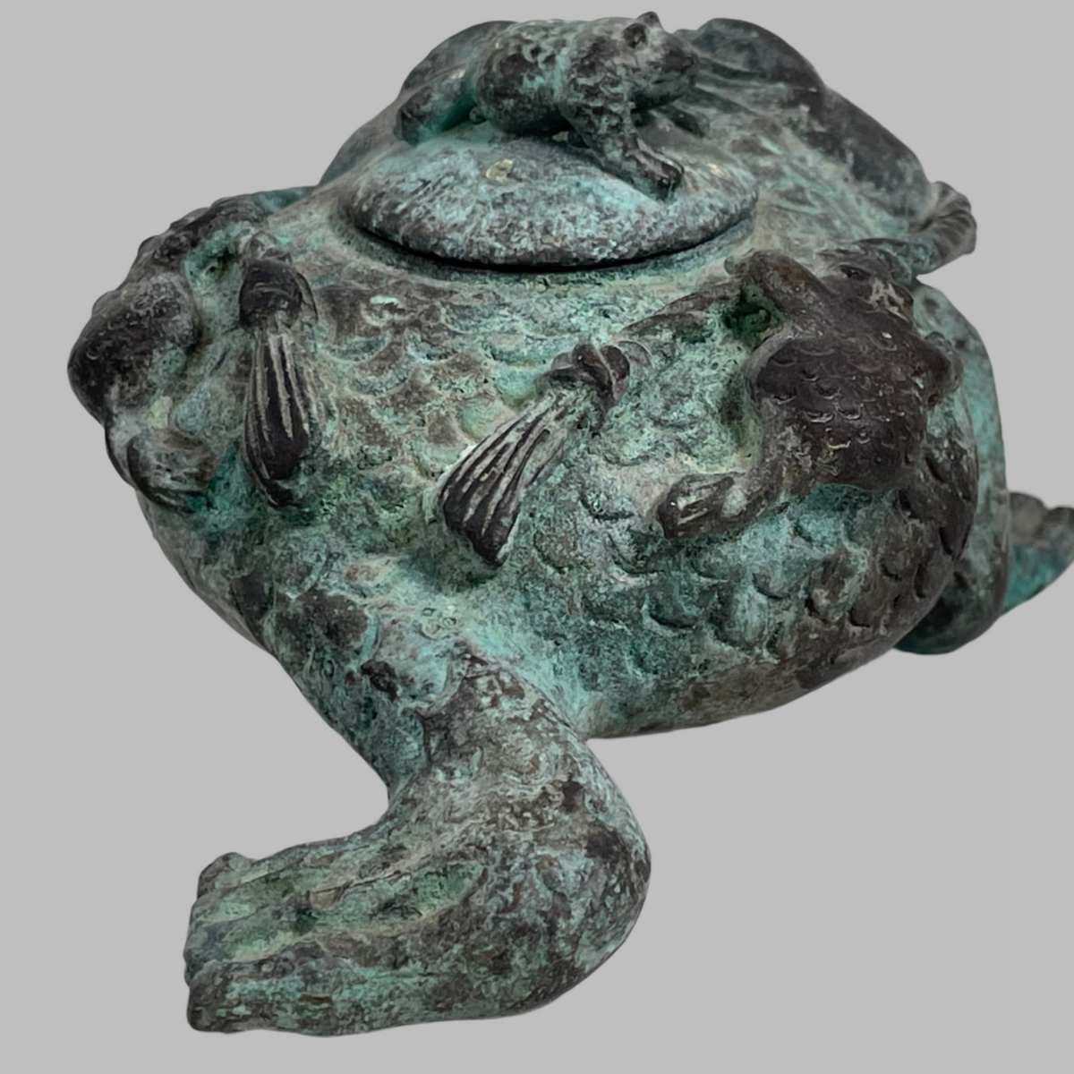 Collectible Three-Legged Money Frog Chan Chu | Feng Shui Wealth Toad ...